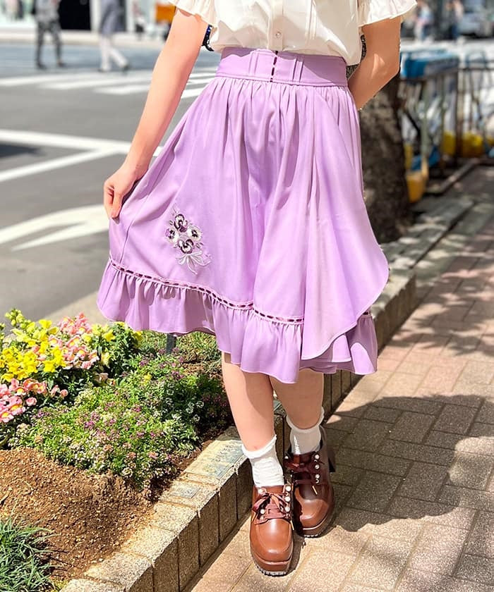 Pansy Embroidery Ruffle Skirt – axes femme from JAPAN