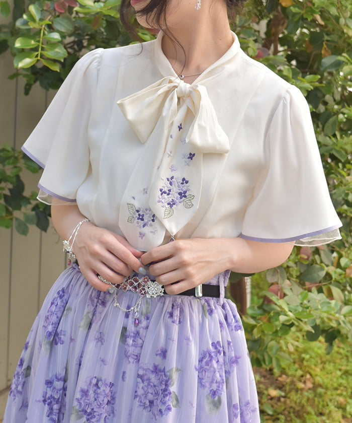 Hydrangea Embroidery Ribbon Blouse – axes femme from JAPAN
